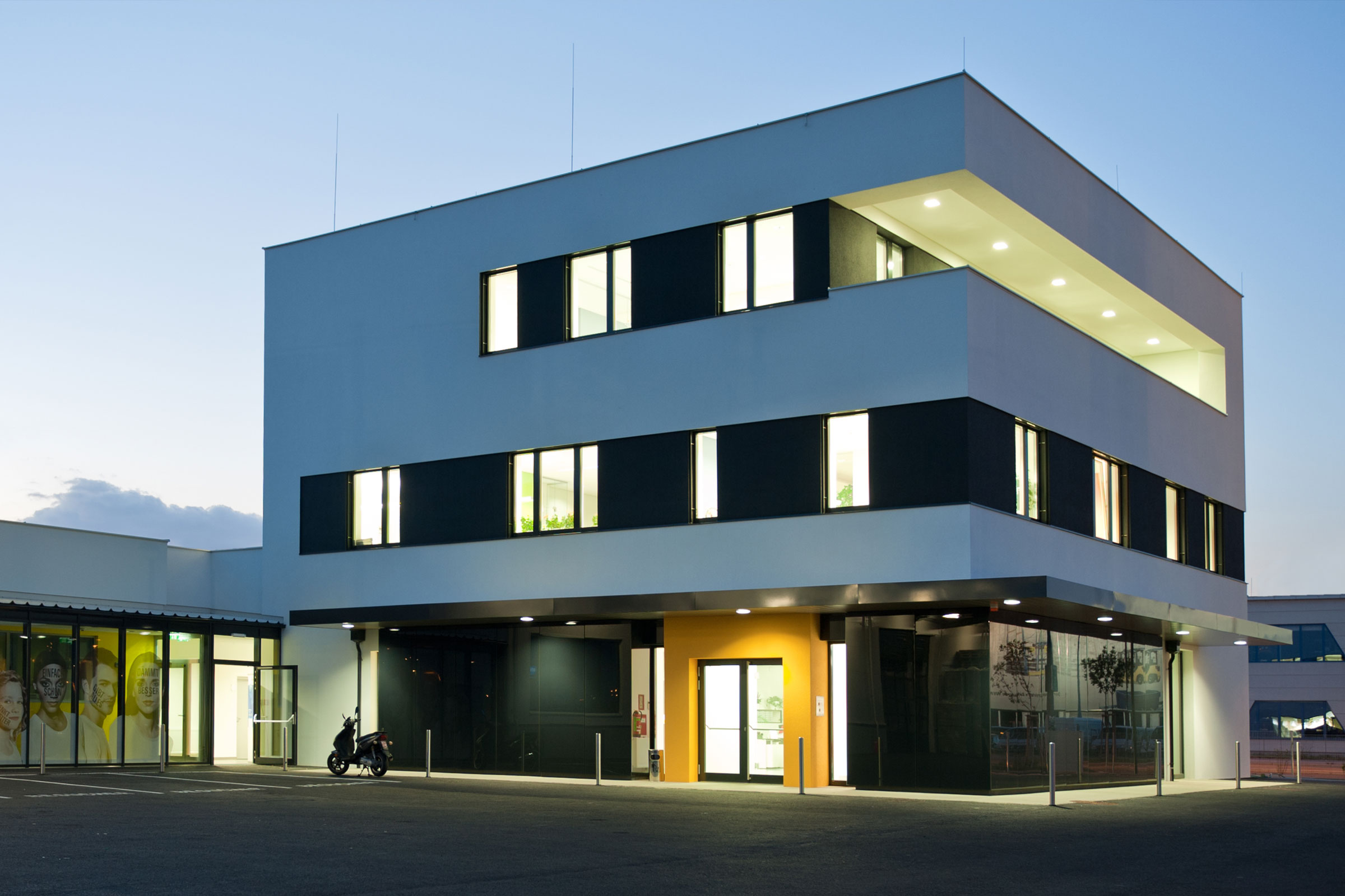 Gebäude und Infrastruktur | Sto