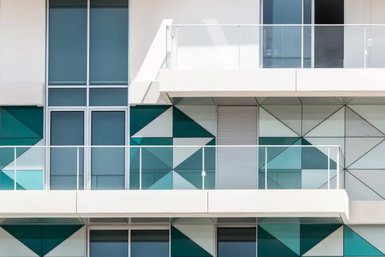 Vorgehängte hinterlüftete Fassaden – Systemvielfalt von Sto