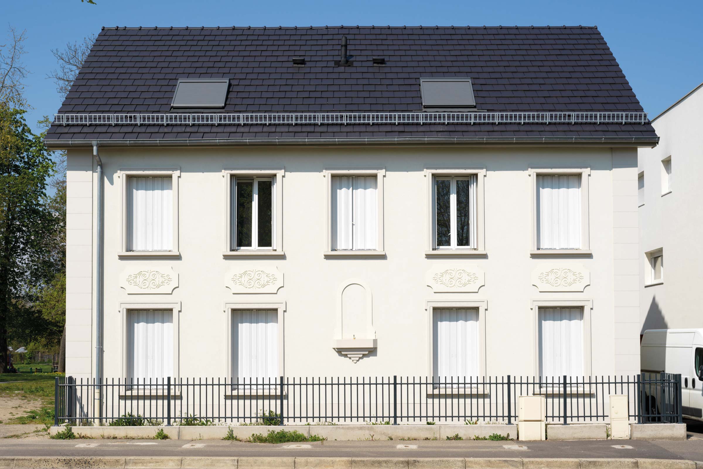 Modénatures de façade sur mesure, sur ITE