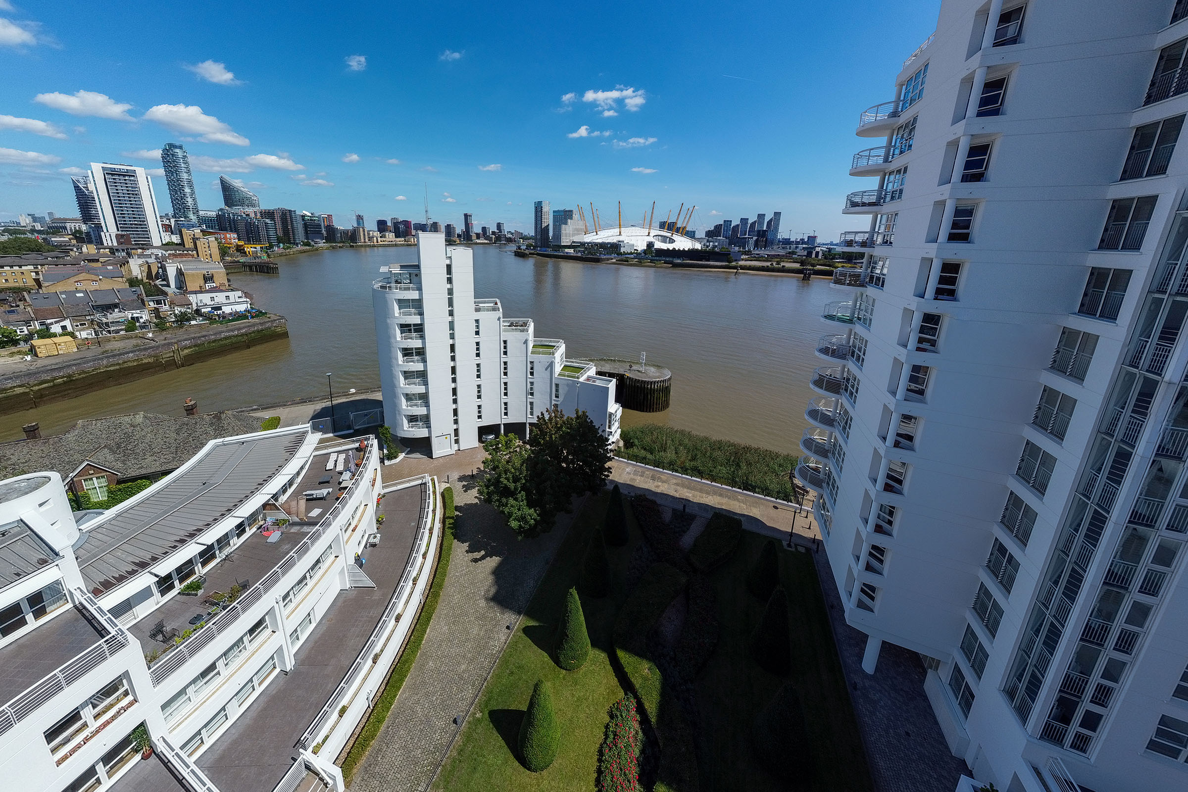 8,000m² EWI specified for London project